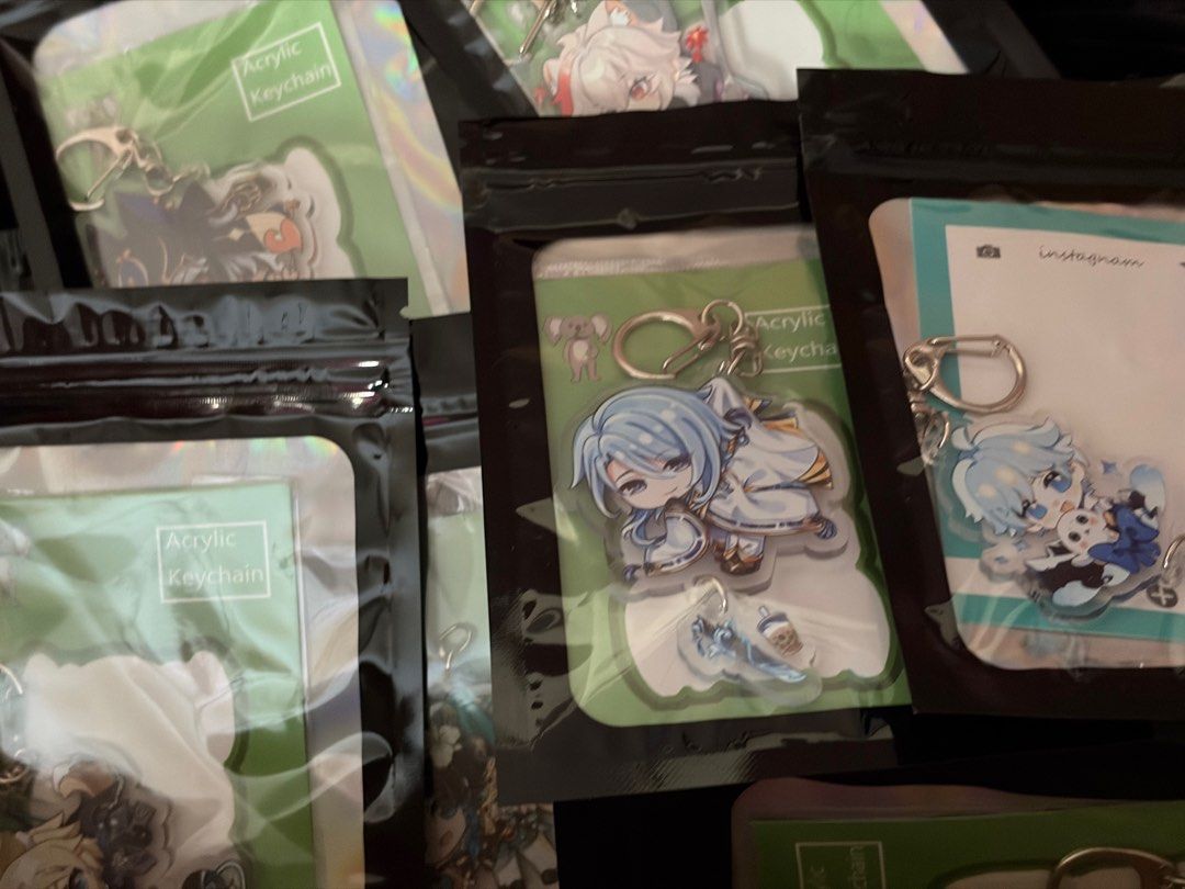 10 RANDOM GENSHIN KEYCHAINS, Hobbies & Toys, Memorabilia & Collectibles ...