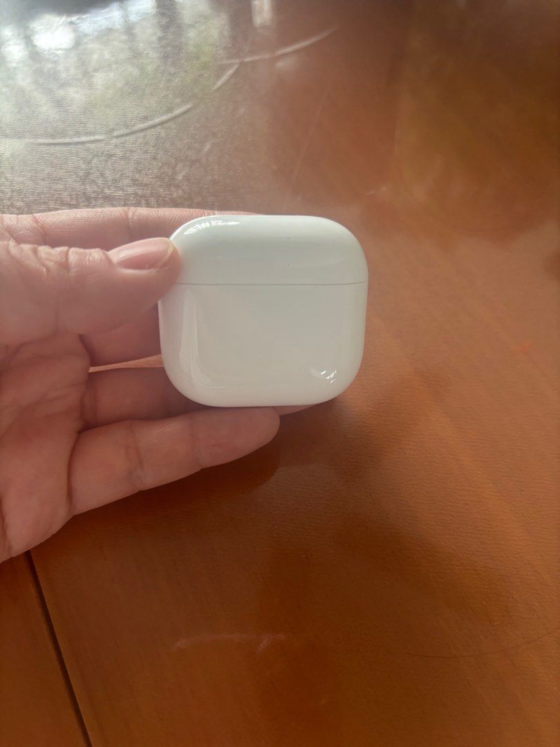 Apple AirPods4 left side with case, Audio, Earphones on Carousell