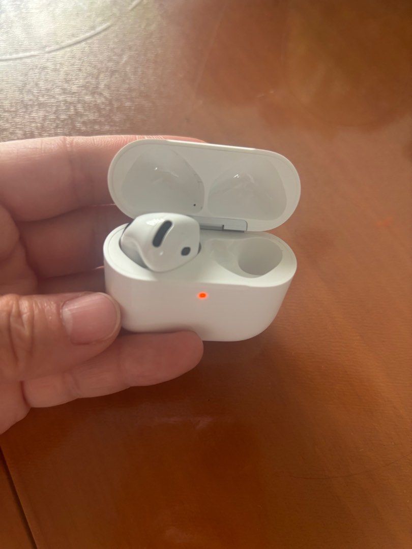 Apple AirPods4 left side with case, Audio, Earphones on Carousell