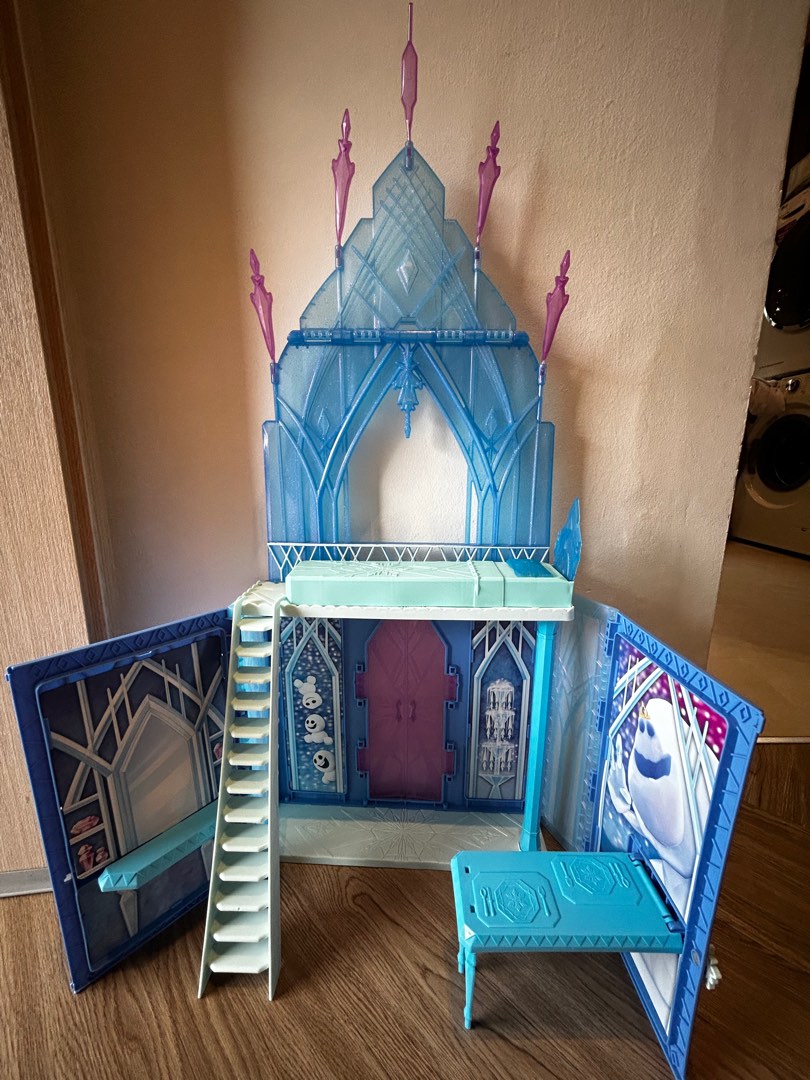 Disney Frozen Arendelle Castle Playset, Hobbies & Toys, Toys & Games on ...