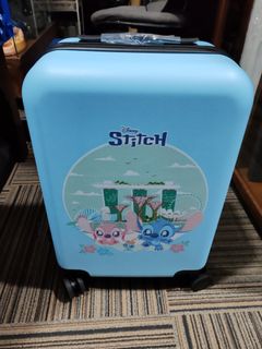 Disney Cars Lightning McQueen Rolling Luggage, Hobbies & Toys, Travel ...