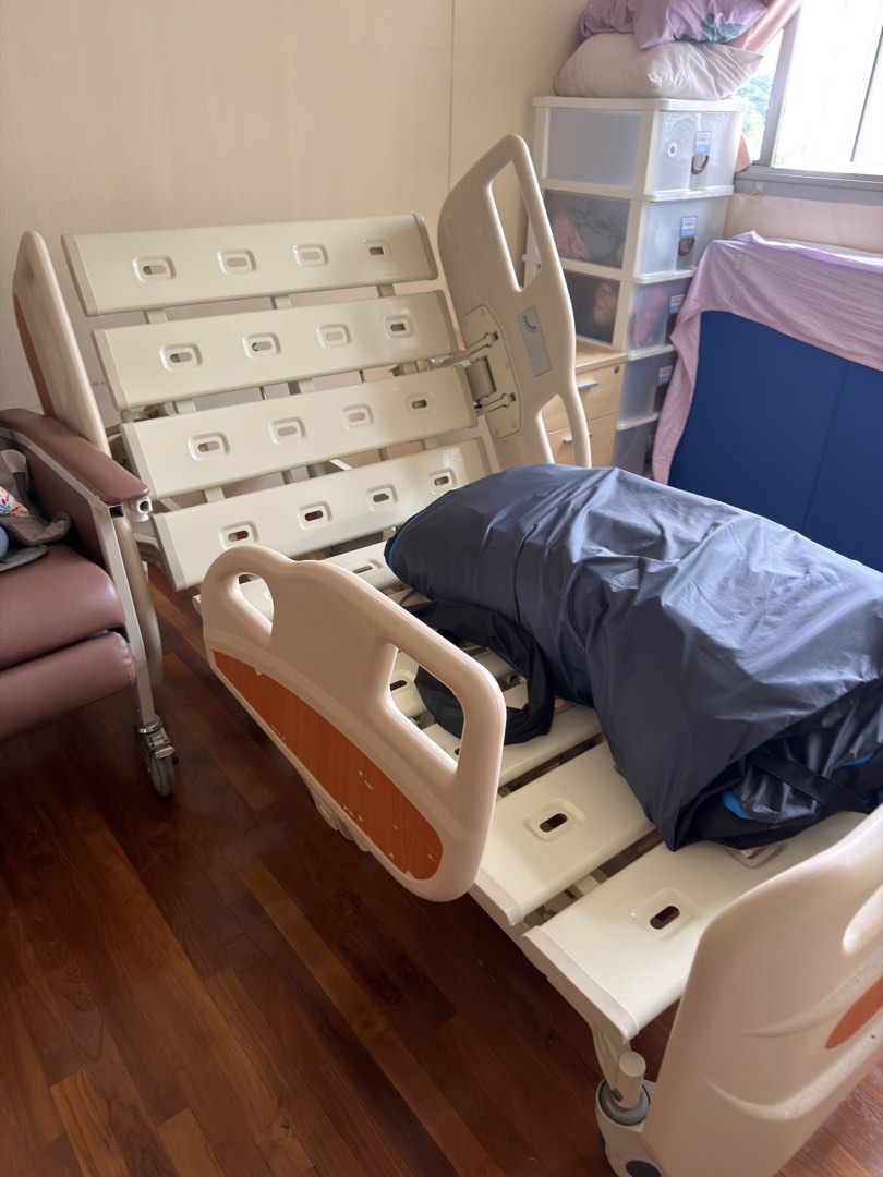 DNR Hospital Bed & Geriatric Chair, Health & Nutrition, Assistive ...