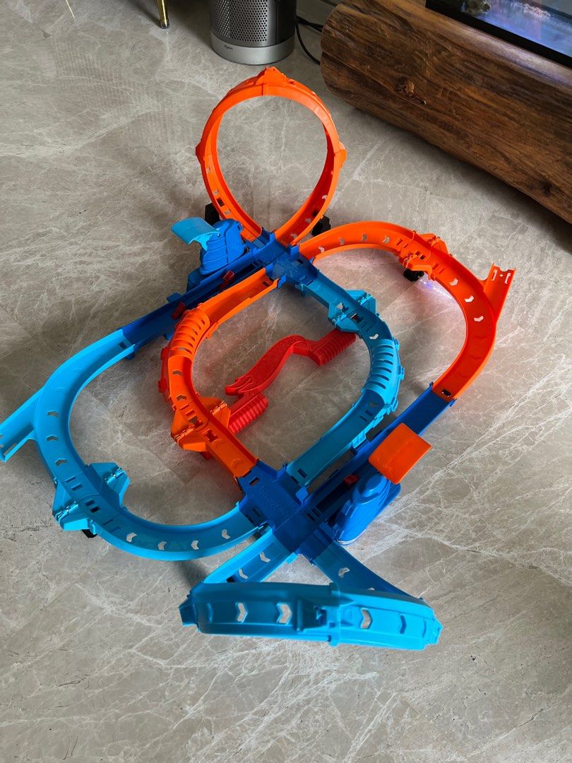 Hot Wheels Track, Hobbies & Toys, Toys & Games on Carousell