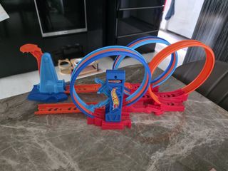 Hot Wheels Track Set - Various Sets, Hobbies & Toys, Toys & Games on ...