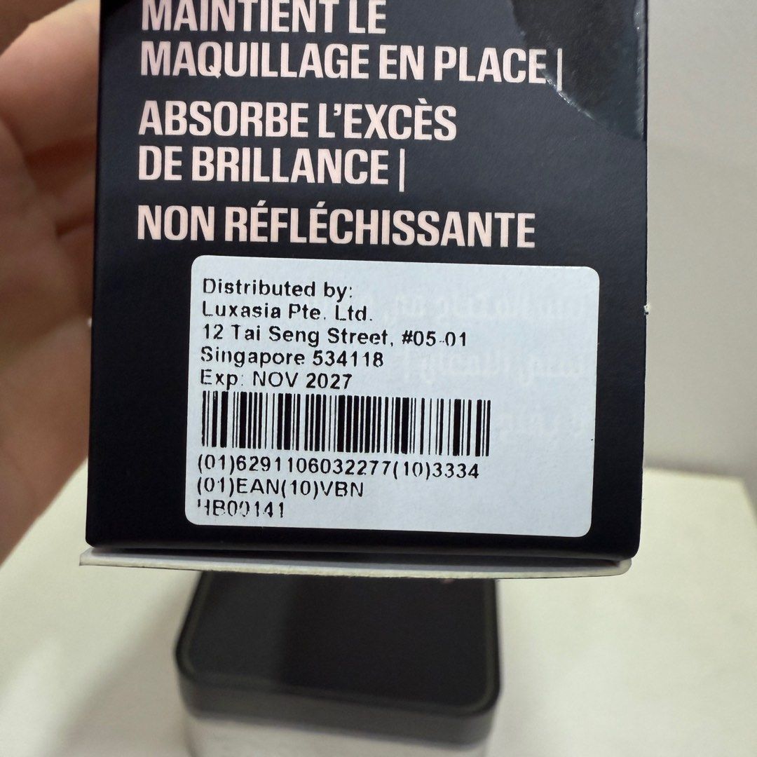 huda beauty easy bake loose baking and setting powder pound cake ...