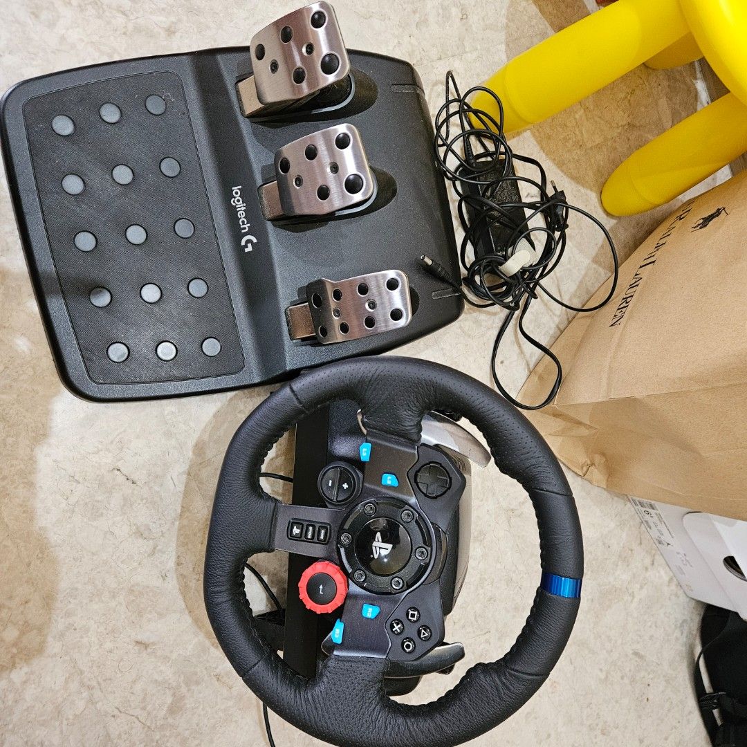 Logitech G29 Driving Force Racing Wheel for PS4/PS5, Video Gaming ...