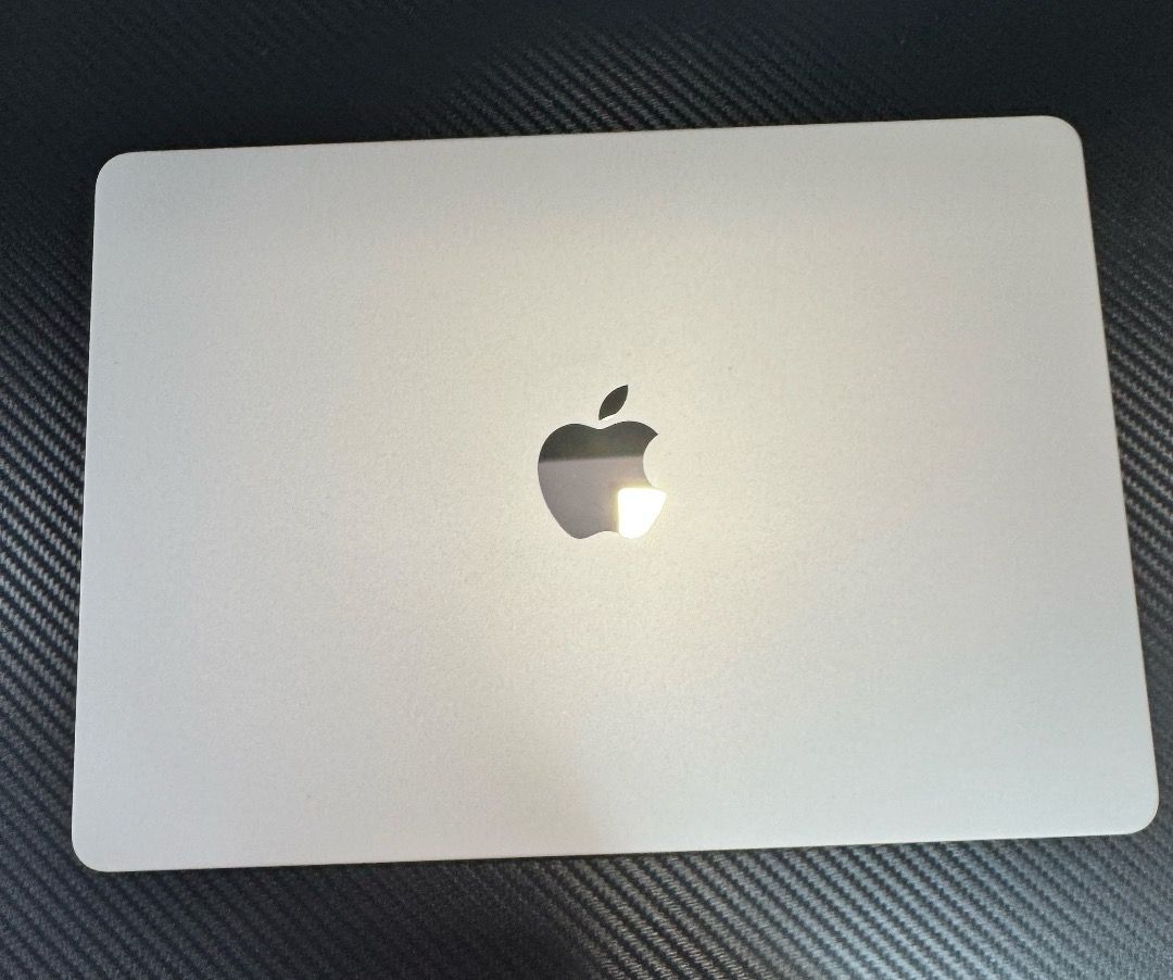 Macbook Air M2 Chip 13.6" 16GB / 512GB with Protective Casing ...