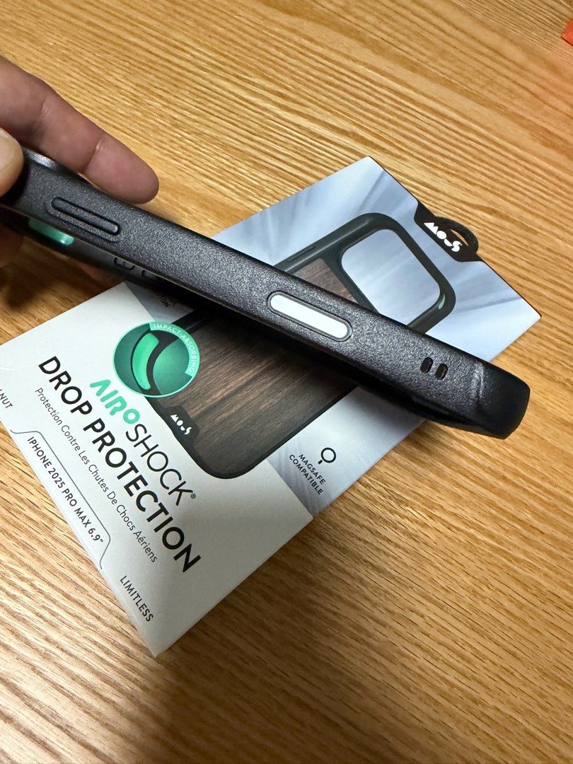 Mous Limitless Iphone 17 Pro Max in Walnut, Mobile Phones & Gadgets ...