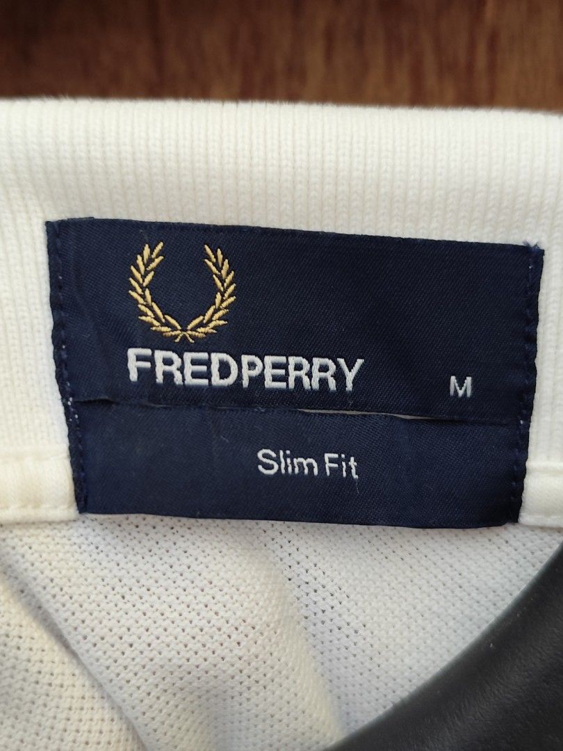 PoloShirt Fred Perry, Fesyen Pria, Pakaian , Atasan di Carousell