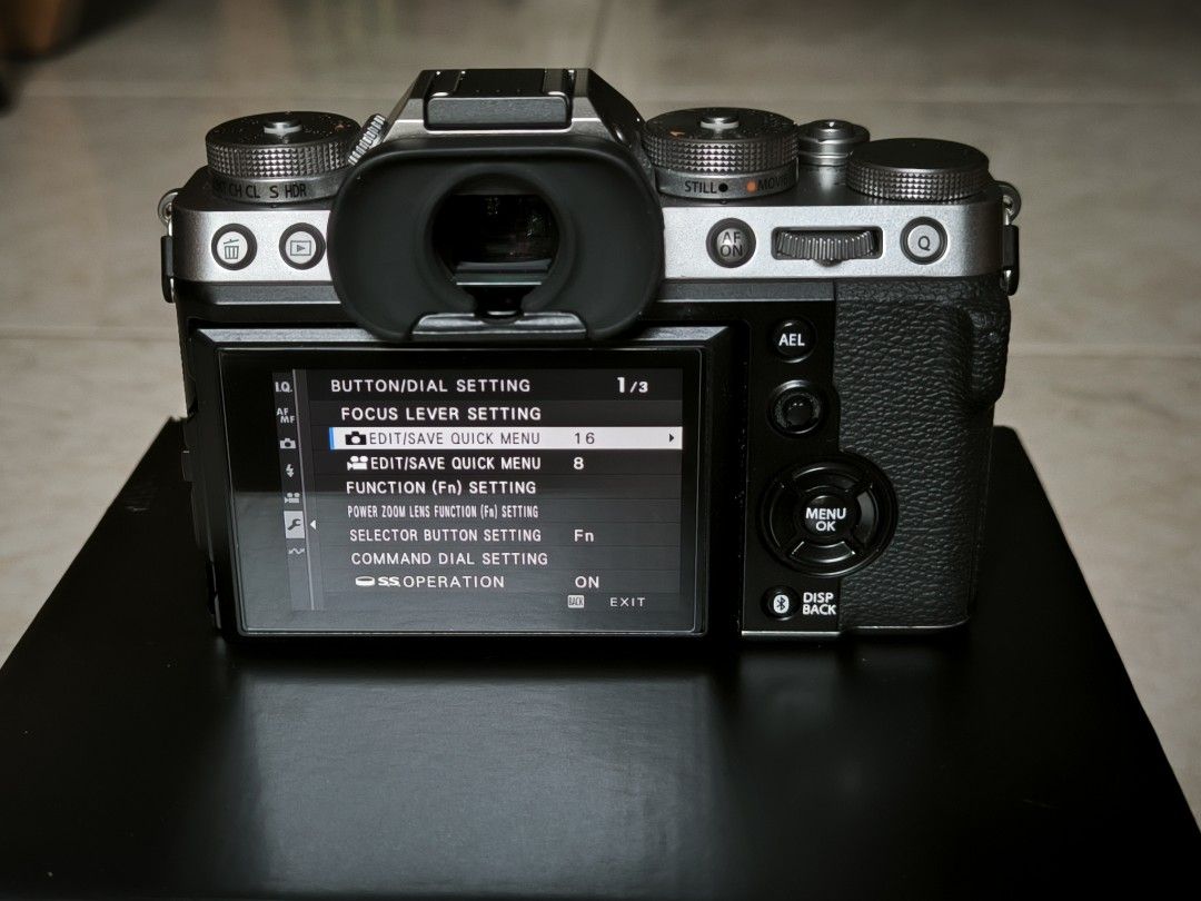 Pristine Fujifilm X-T5 Silver, Photography, Cameras on Carousell