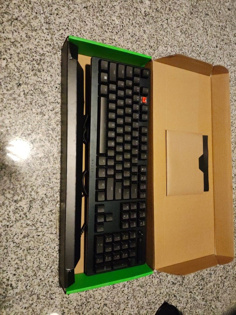Razer DeathStalker V2 Pro Wireless Keyboard, Computers & Tech, Parts ...