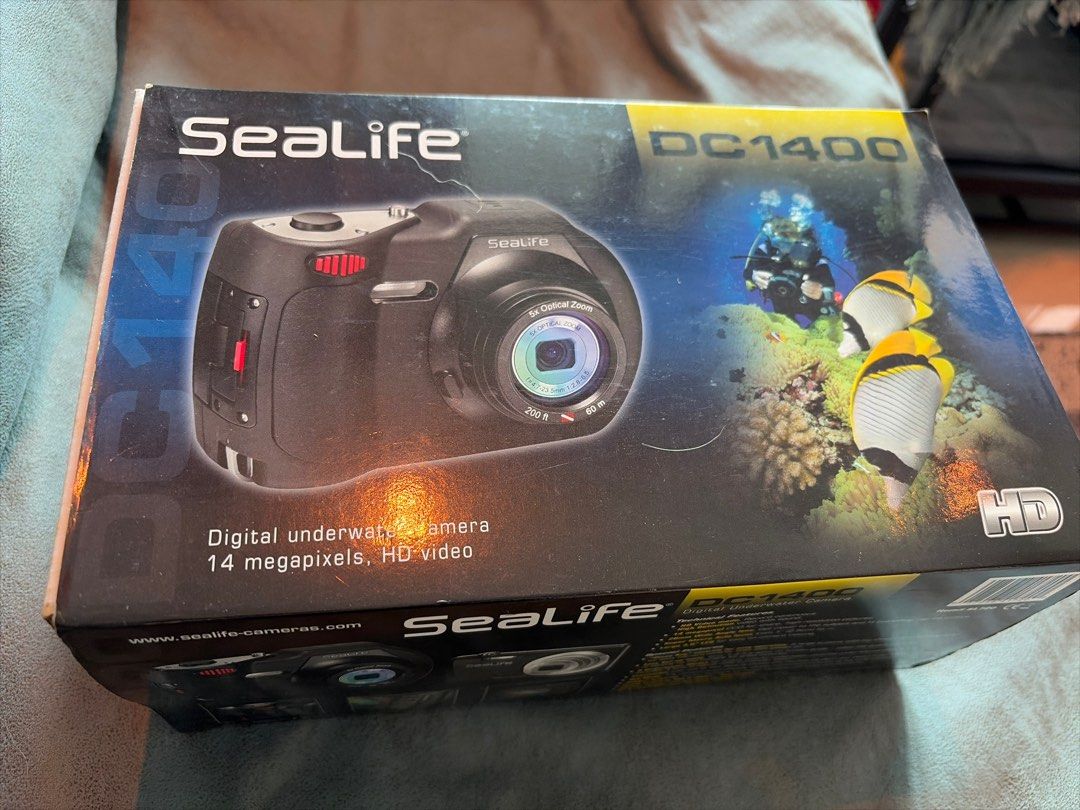 SeaLife DC1400 Digital Underwater Camera, Photography, Cameras on Carousell