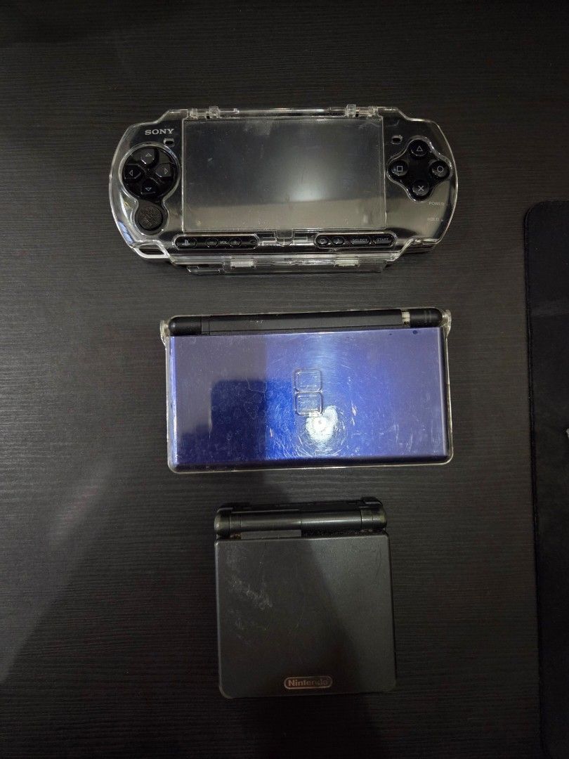 Sony PSP, Nintendo DS, and Game Boy Advance SP bundle, Video Gaming ...