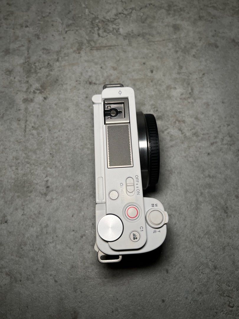 Sony ZV-E10 camera set (zve10, zve-10) - Low Shutter Count, Photography, Cameras on Carousell