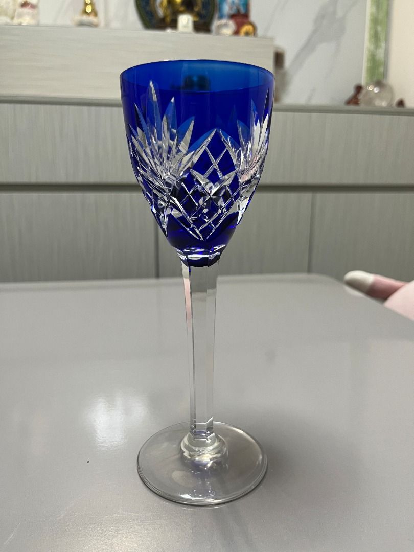 St. Louis Cobalt Blue Crystal Wine Glass, 家庭電器, 廚房電器, 酒窖及存倉 - Carousell