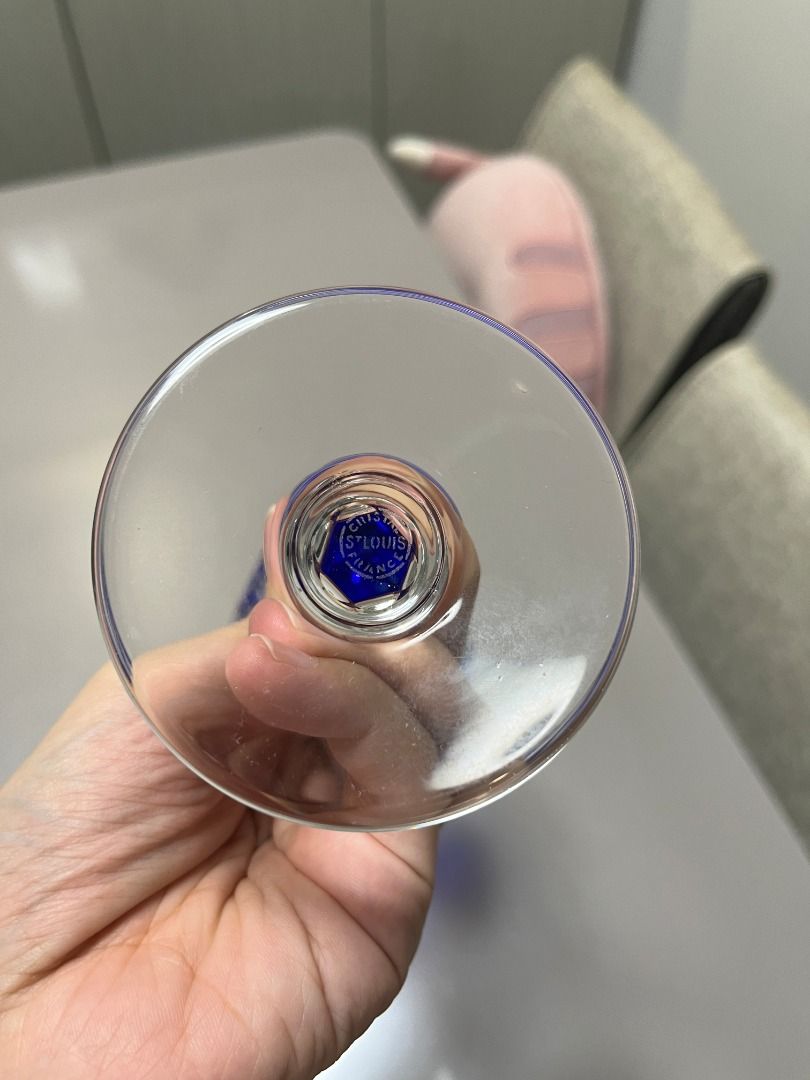 St. Louis Cobalt Blue Crystal Wine Glass, 家庭電器, 廚房電器, 酒窖及存倉 - Carousell