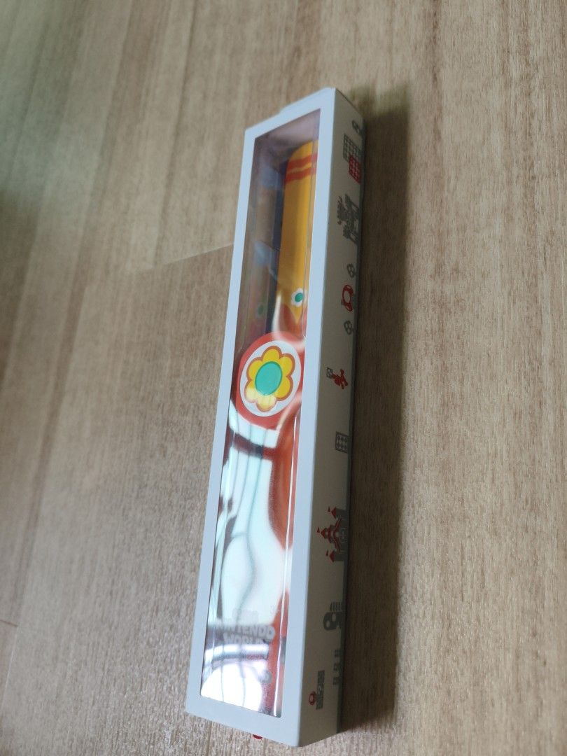 Super Nintendo World Power Up Band - Princess Daisy, Hobbies & Toys ...