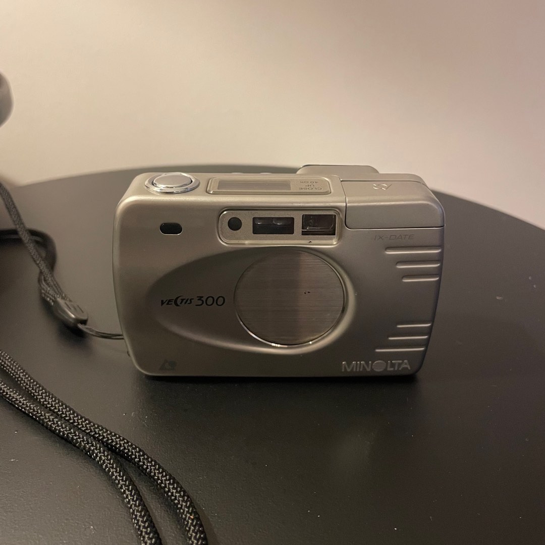 Vintage Minolta Vectis 300 camera, Photography, Cameras on Carousell