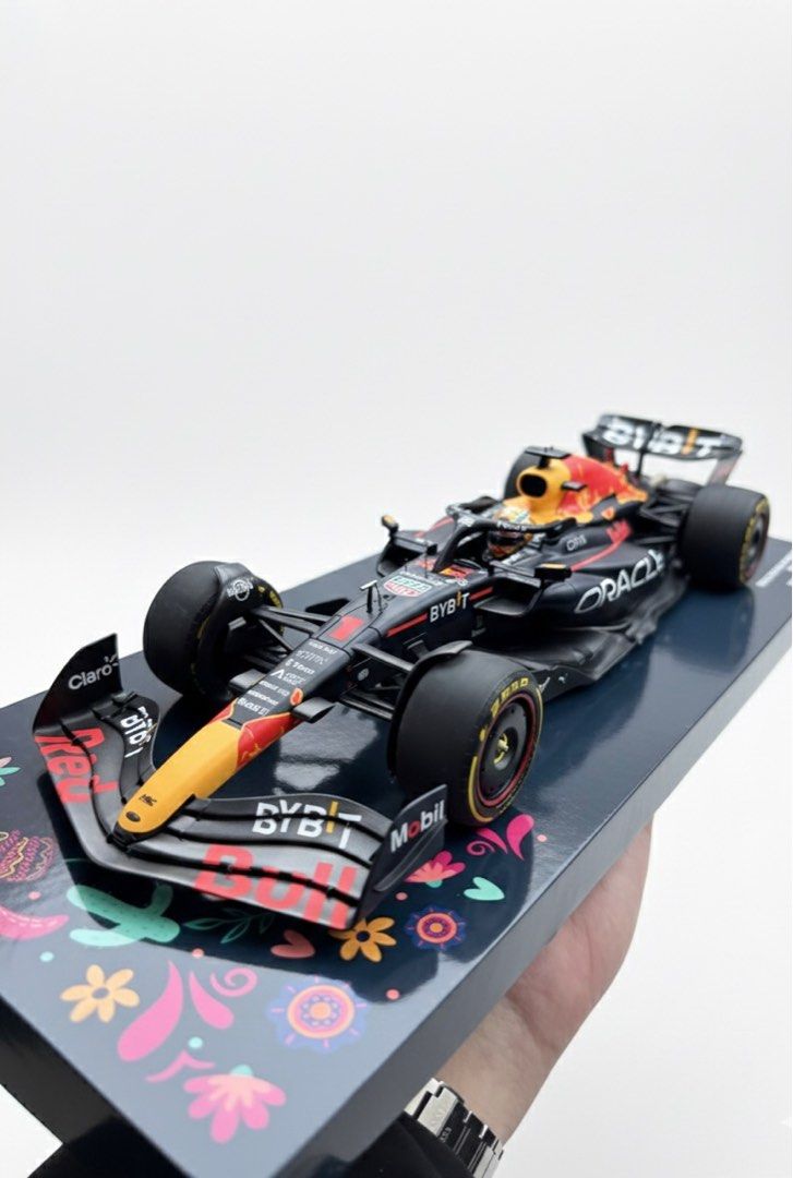 1 of 111 Limited Edition Max Verstappen Mexico GP RB18 1:18 Minichamps ...