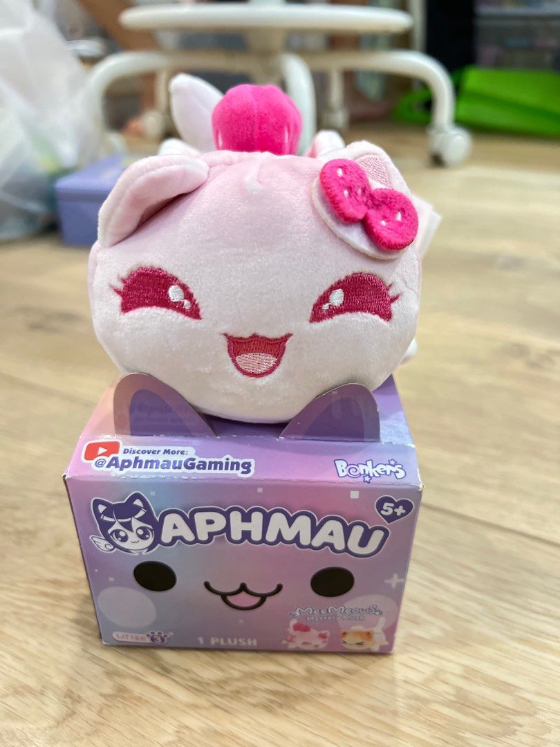 Aphmau MeeMeow Plush - Strawberry Cat, Hobbies & Toys, Toys & Games on ...