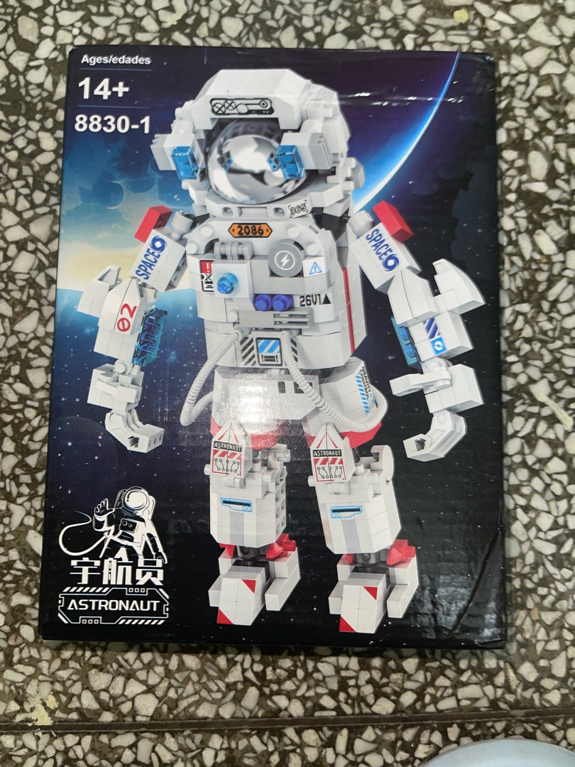 Astronaut Lego set, Hobbies & Toys, Toys & Games on Carousell