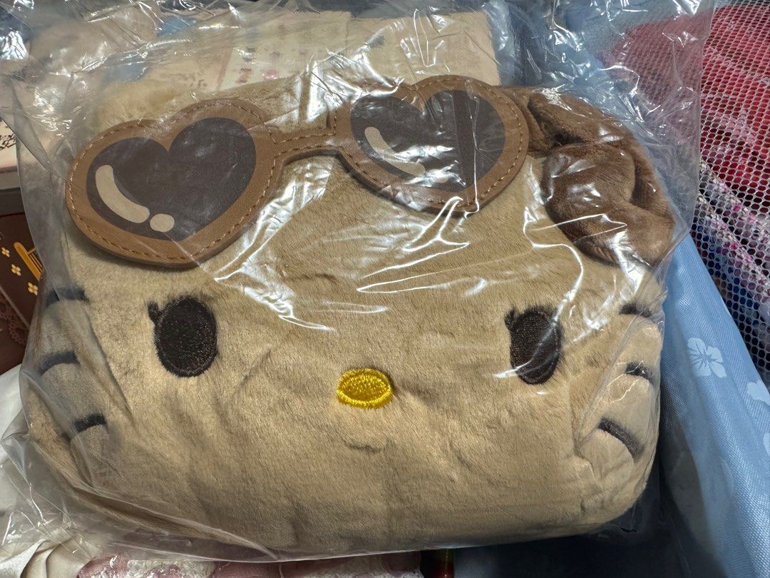 Chagee Hello Kitty Sling bag, Hobbies & Toys, Toys & Games on Carousell