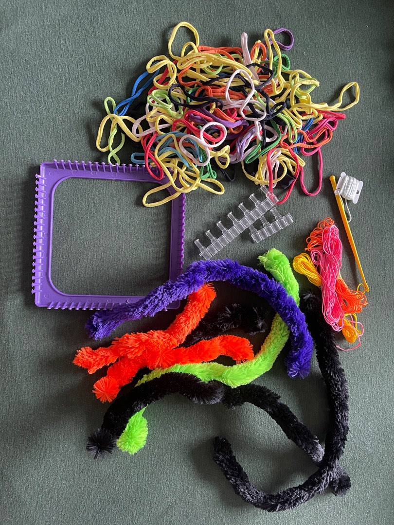 Craft Loom Kit with Accessories, Hobbies & Toys, Stationery & Craft ...