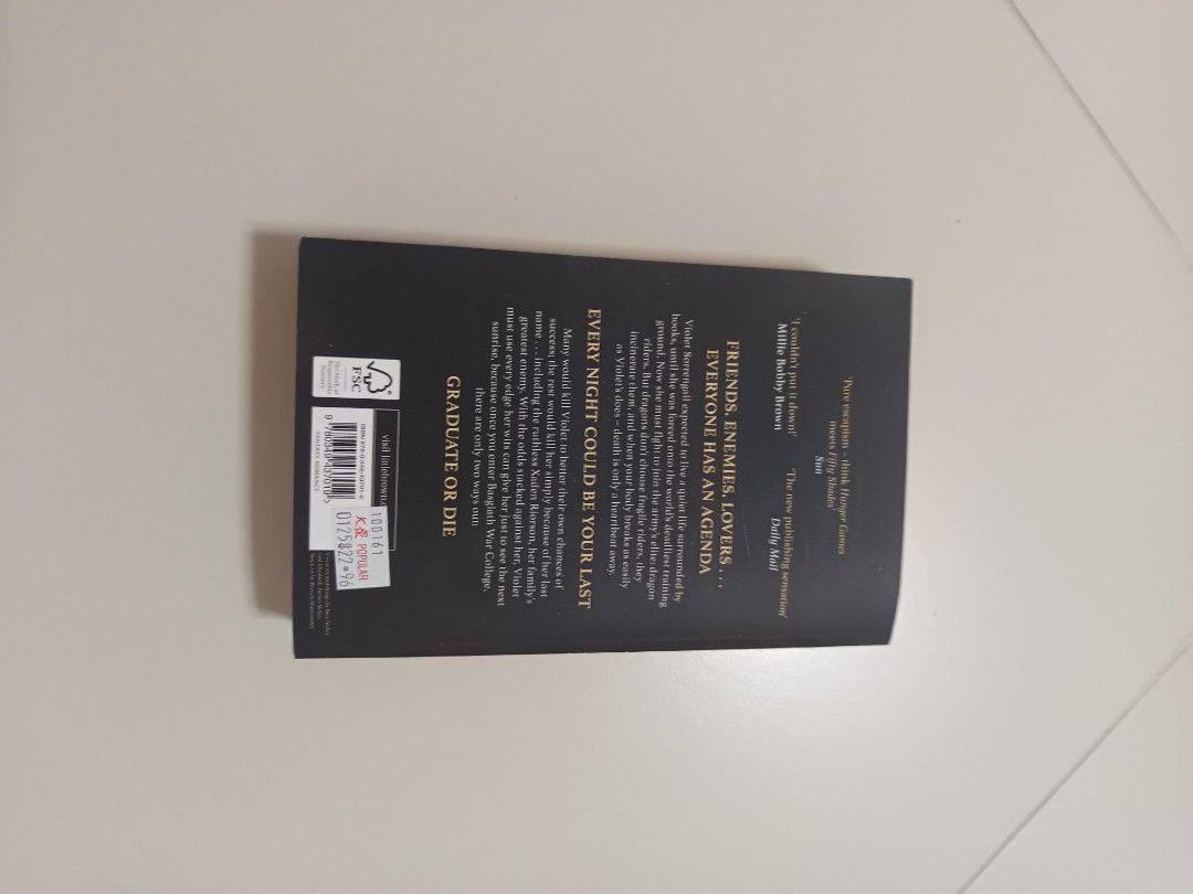 Fourth Wing by Rebecca Yarros, Hobbies & Toys, Books & Magazines ...