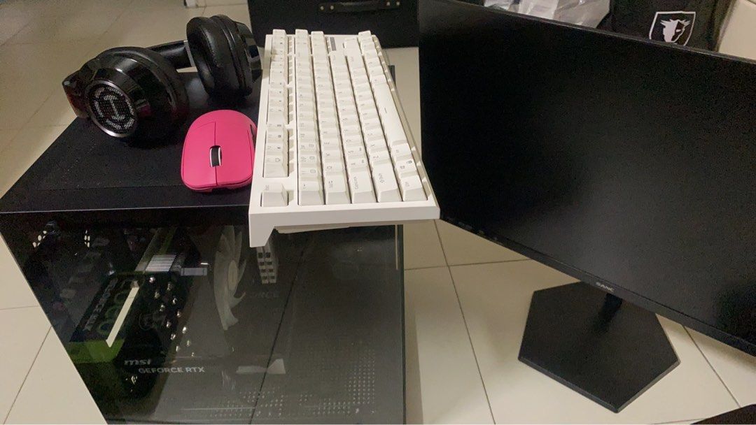 Gaming PC Setup - MSI RTX 5060, Keyboard, Headset, Monitor, Computers ...