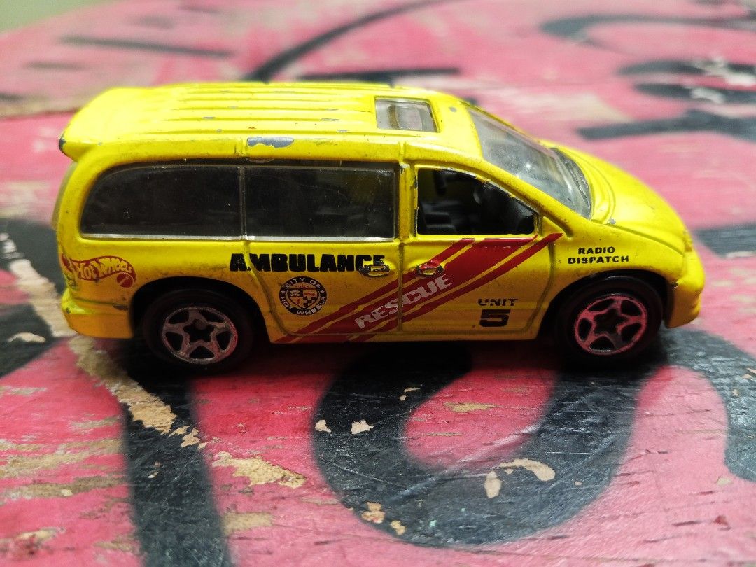 Hot Wheels Dodge Caravan Ambulance, Hobbies & Toys, Toys & Games on ...