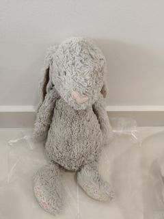 [100% authentic] Jellycat Bashful Bunny 'Snow Suit' (Medium), Hobbies ...