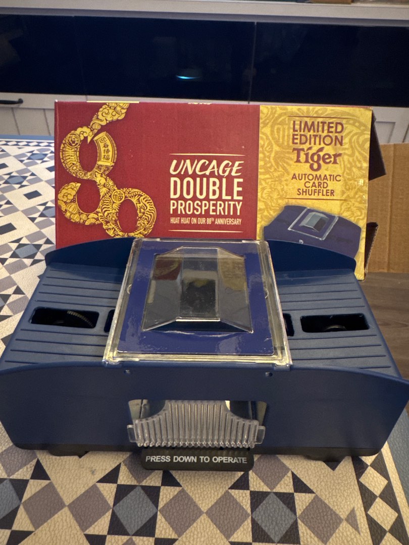 Limited Edition Tiger Automatic Poker Card Shuffler, Hobbies & Toys ...