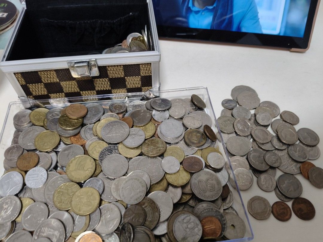 Mixed Countries Boxes over thousands coin include Nice classic boxes ...