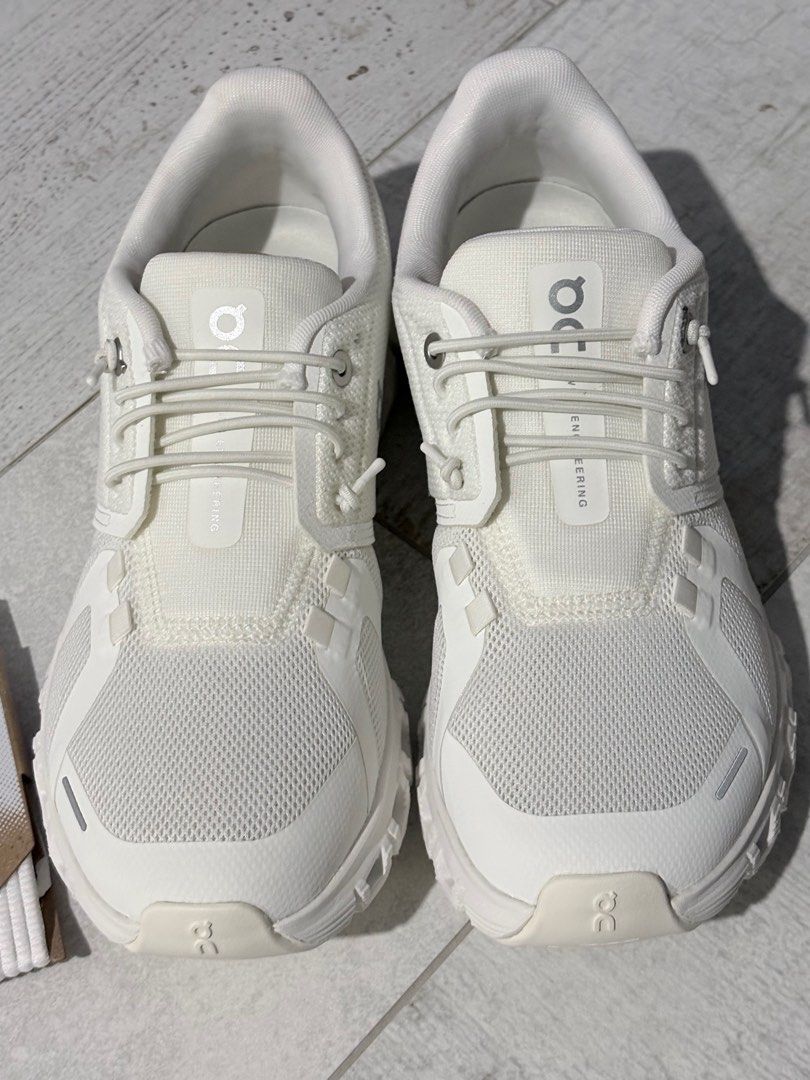 On Cloud 6 - woman, Women's Fashion, Footwear, Sneakers on Carousell