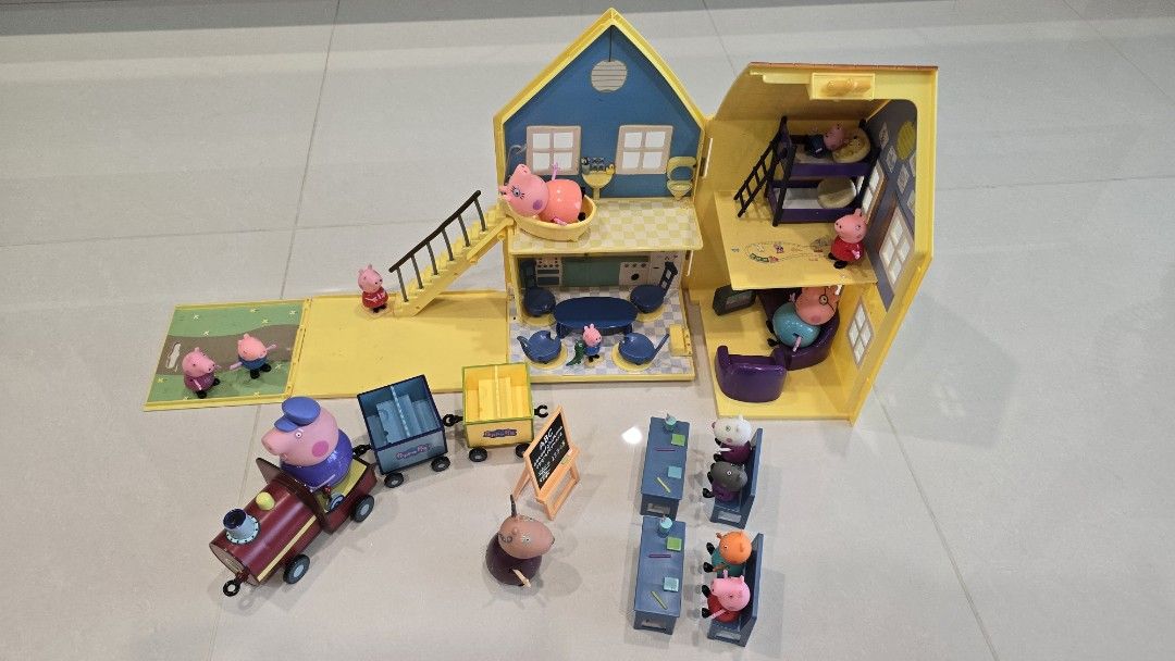 Peppa Pig House, Classroom and Train Playsets, Hobbies & Toys, Toys ...