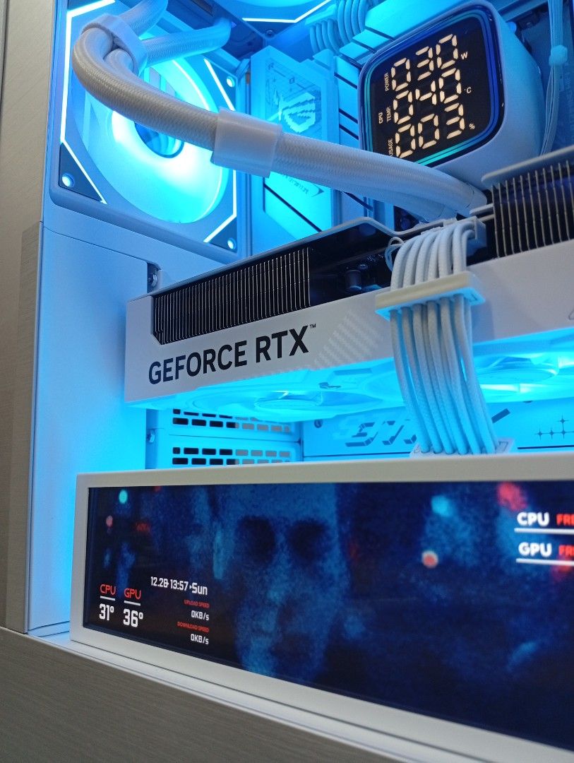 Phanteks Evolve x2 Ryzen 7 9800x3D RTX 5070 ti white Custom gaming PC ...