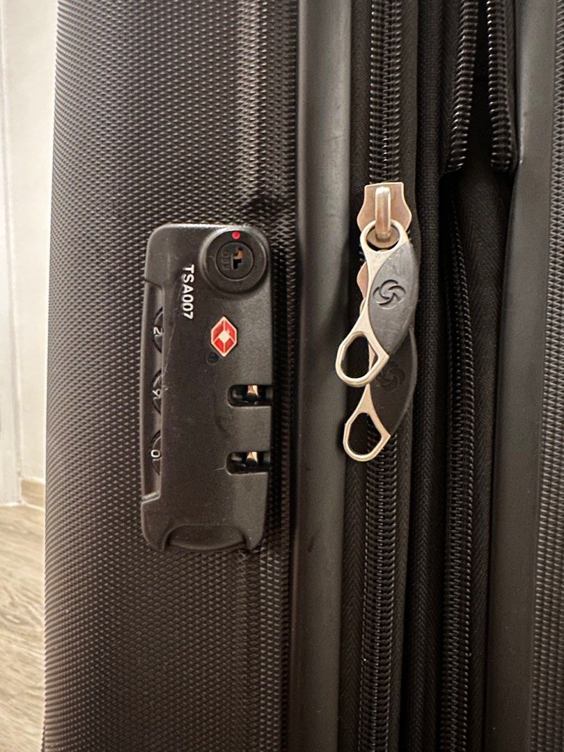 100% authentic 55/20 Samsonite Fiero Spinner Black (cabin size) carry ...