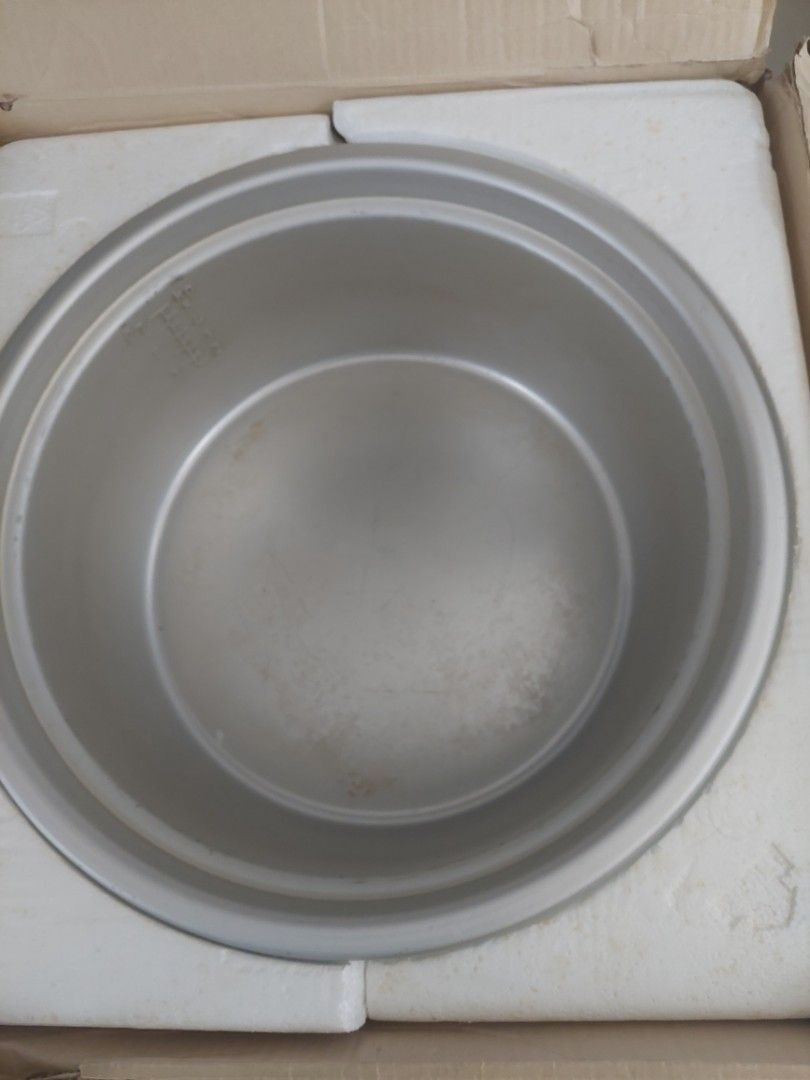 Sharp KSH-D77 Commercial Electric Rice Cooker, 家庭電器, 廚房電器, 鍋具 - Carousell