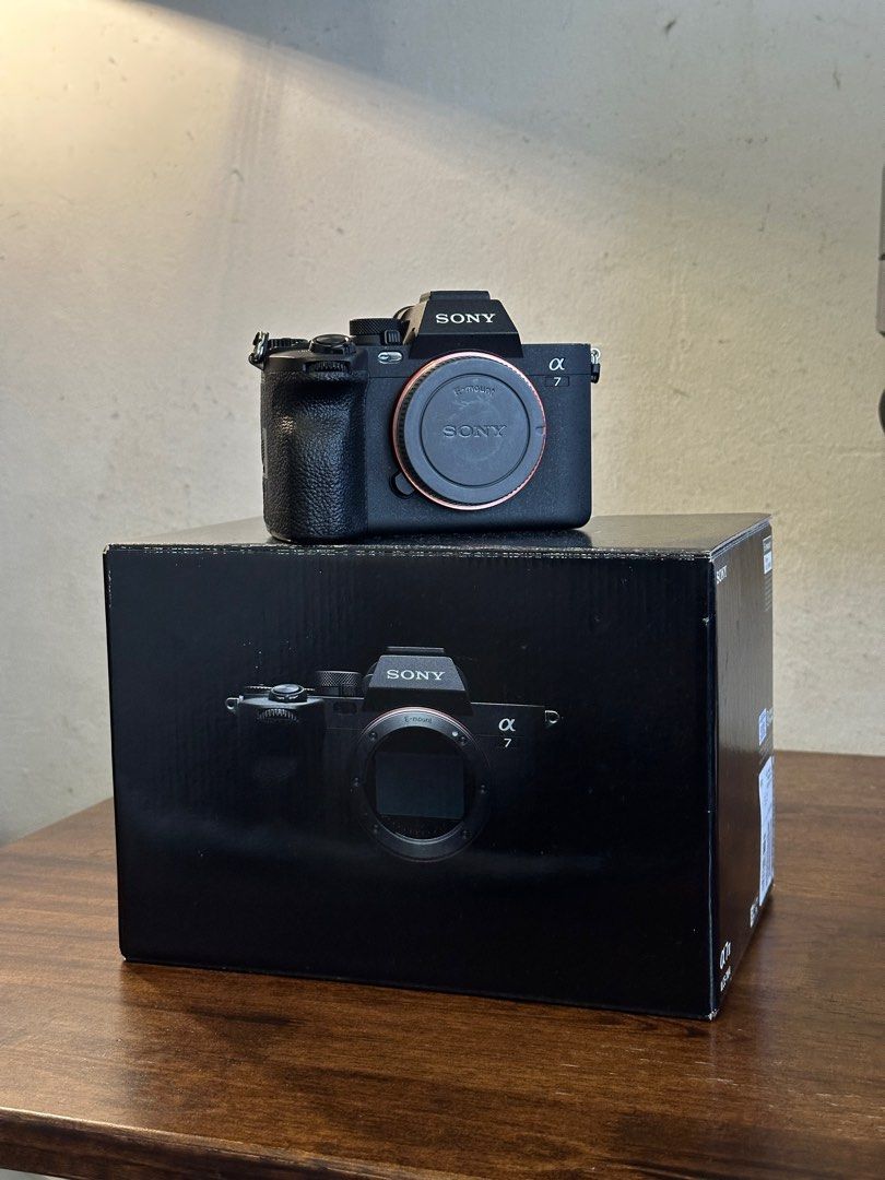 Sony Alpha 7 IV with extra original battery (50k SC), Photography ...