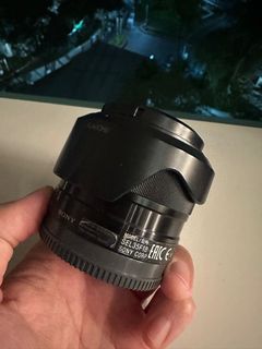 Sony E 3.5-5.6/18-55mm OSS kit Lens, Photography, Lens & Kits on Carousell