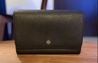 Tory burch, Luxury, Sneakers & Footwear on Carousell