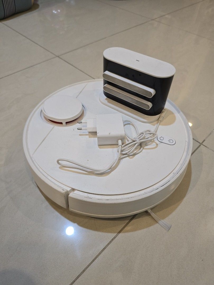 Xiaomi Robot Vacuum Cleaner - White, TV & Home Appliances, Vacuum ...