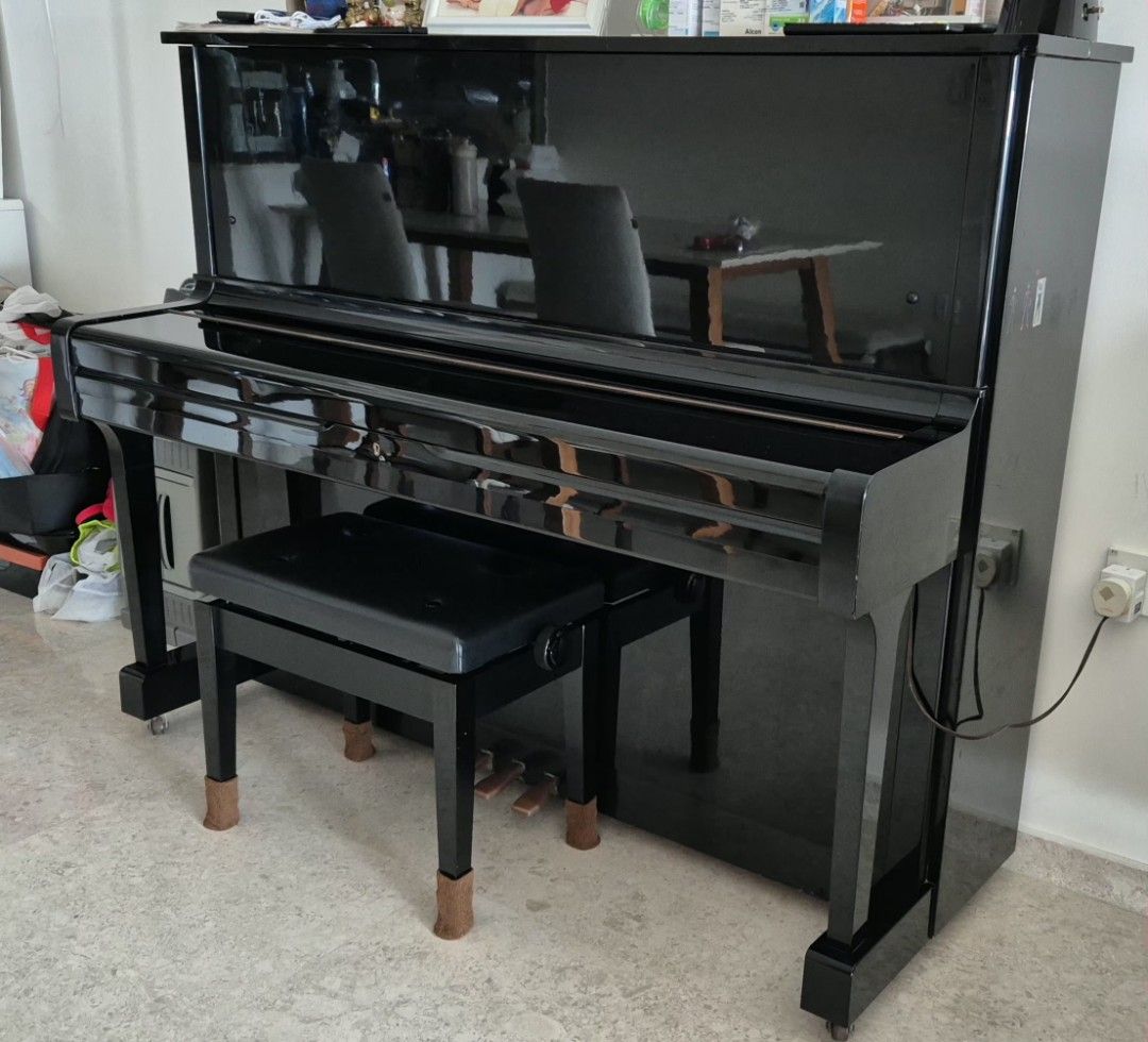 Yamaha U1 Upright Piano with Bench, Hobbies & Toys, Musical Instruments ...