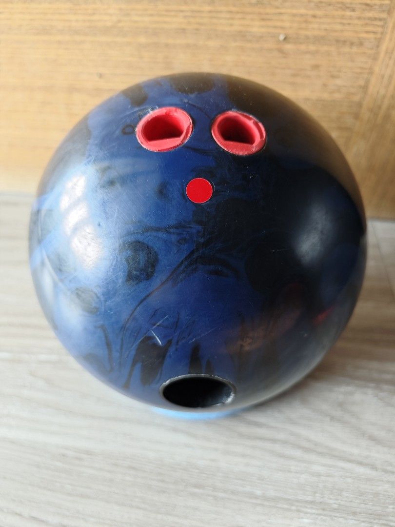 15lbs Motiv Villain Bowling Ball, Sports Equipment, Sports & Games ...
