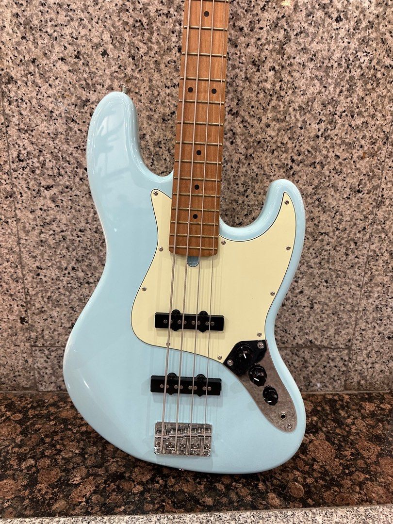 Bacchus Universe Series 4 String Bass Guitar, Hobbies & Toys, Musical ...