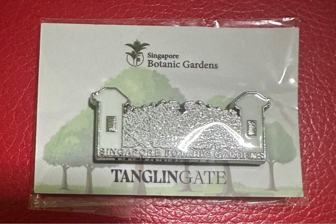 Exclusive Singapore Botanic Gardens Tanglin Gate Heritage Pin, Hobbies ...
