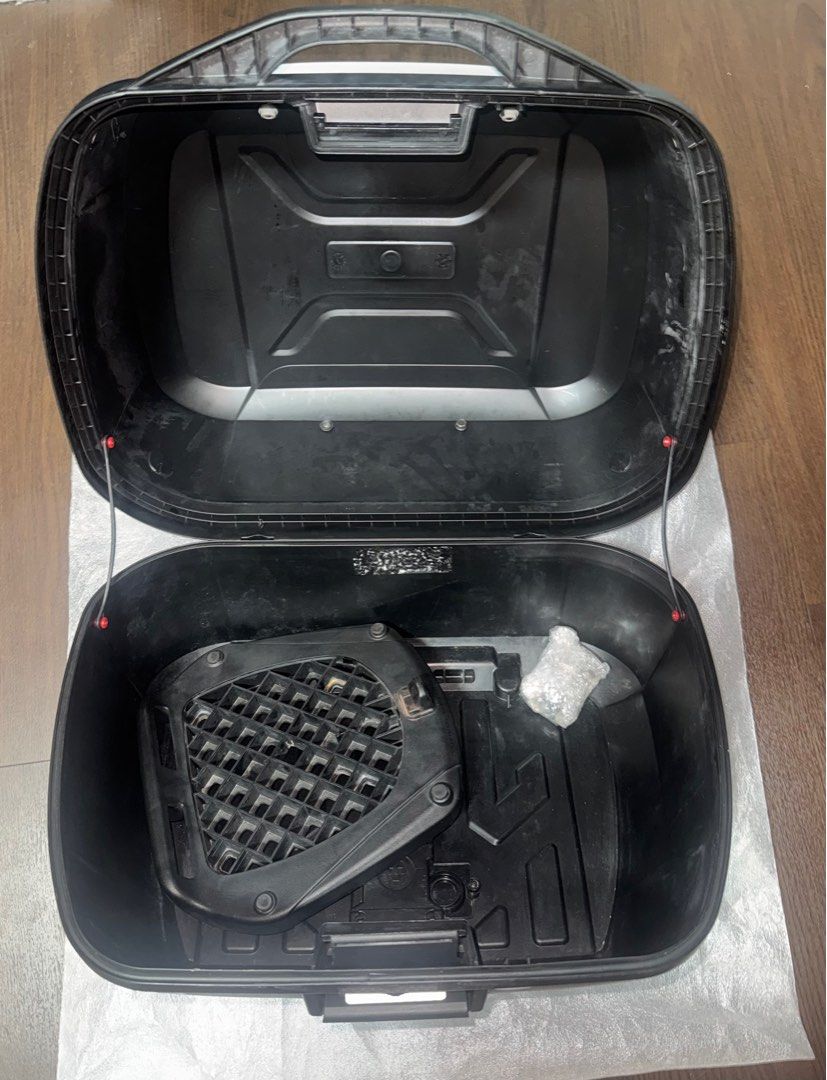 FREE GIVEAWAY - Givi Top Box and XADV V2 / V3 Bracket / Rear Rack upon ...