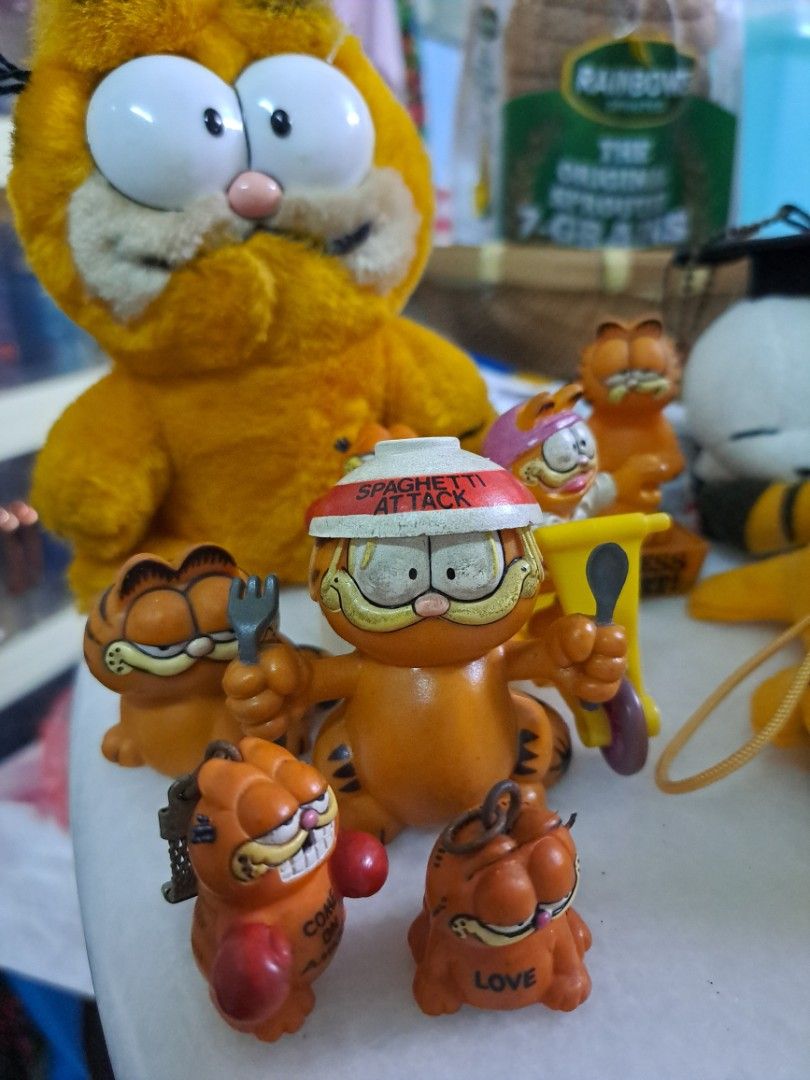 Garfield and Friends Collectible Figures, Hobbies & Toys, Toys & Games ...