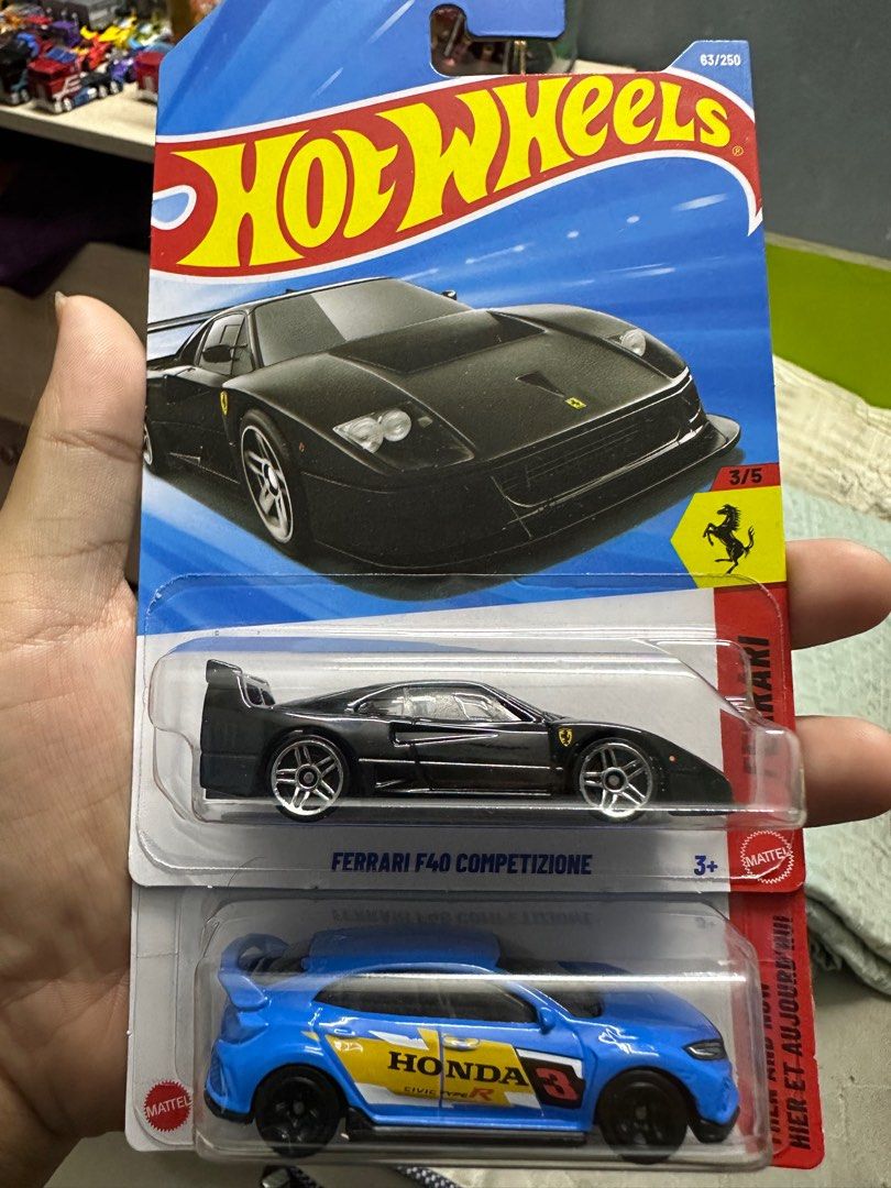 Hot Wheels Ferrari F40 Competizione & Honda Civic Type R, Hobbies ...