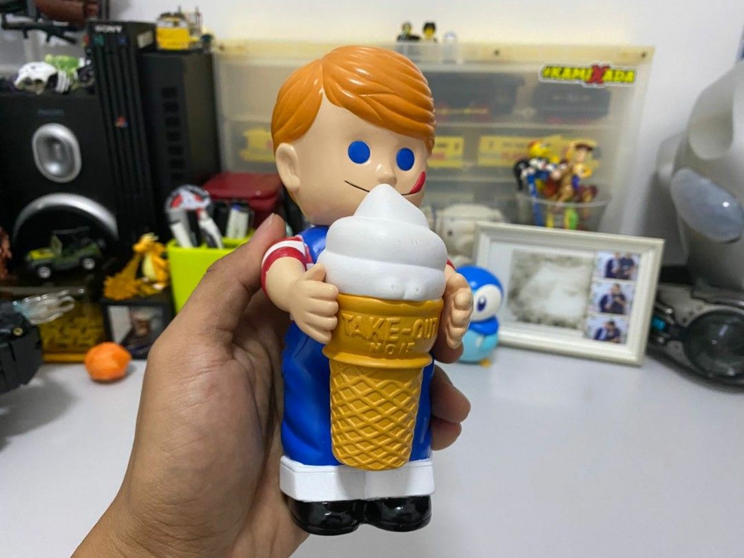 Nissei Soft Serve Ice Cream "Nikkun" Mascot Coin Box, Hobbies & Toys ...